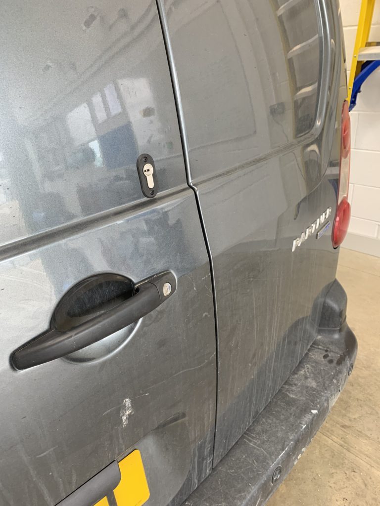 Van Security Hook Deadlock | Vanwagen | Peterborough Van Locks